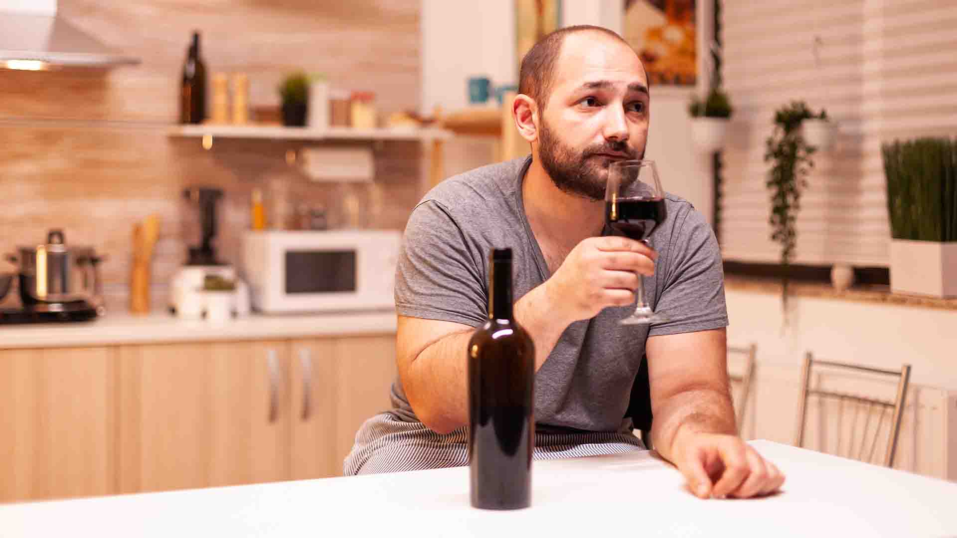 Comment reconnaître les 6 signes de l'alcoolisme