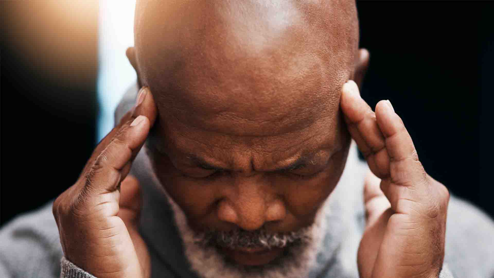 Arthrose cervicale : définition, symptômes, causes et traitement