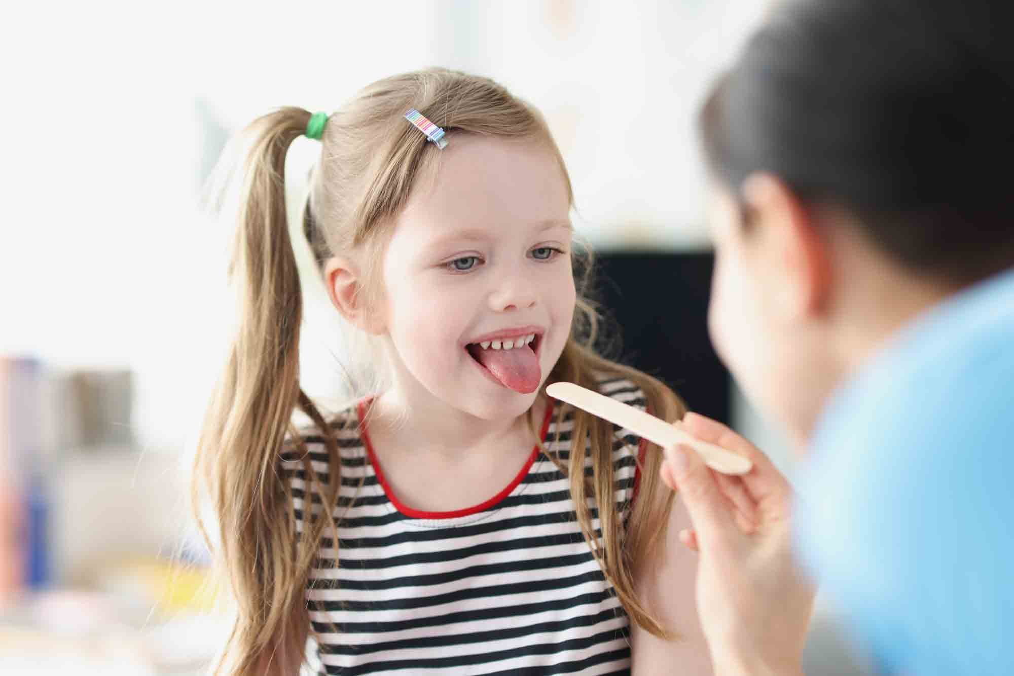 Scarlatine : définition, symptômes et traitements